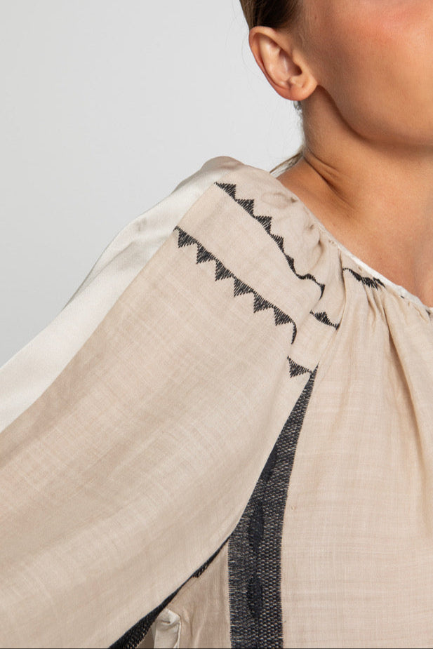 OVERSIZED BLOUSE "ROOTS" BEIGE/BLACK – Lemoni